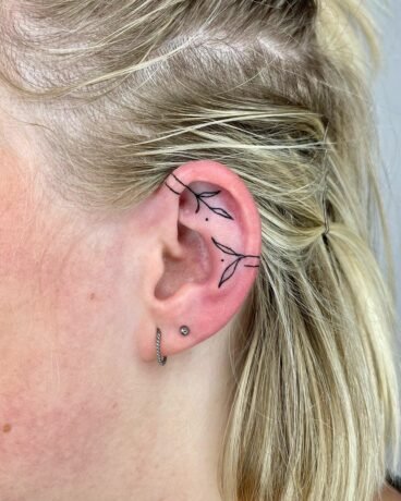 10 Beautiful Ear Tattoos That Turn Heads