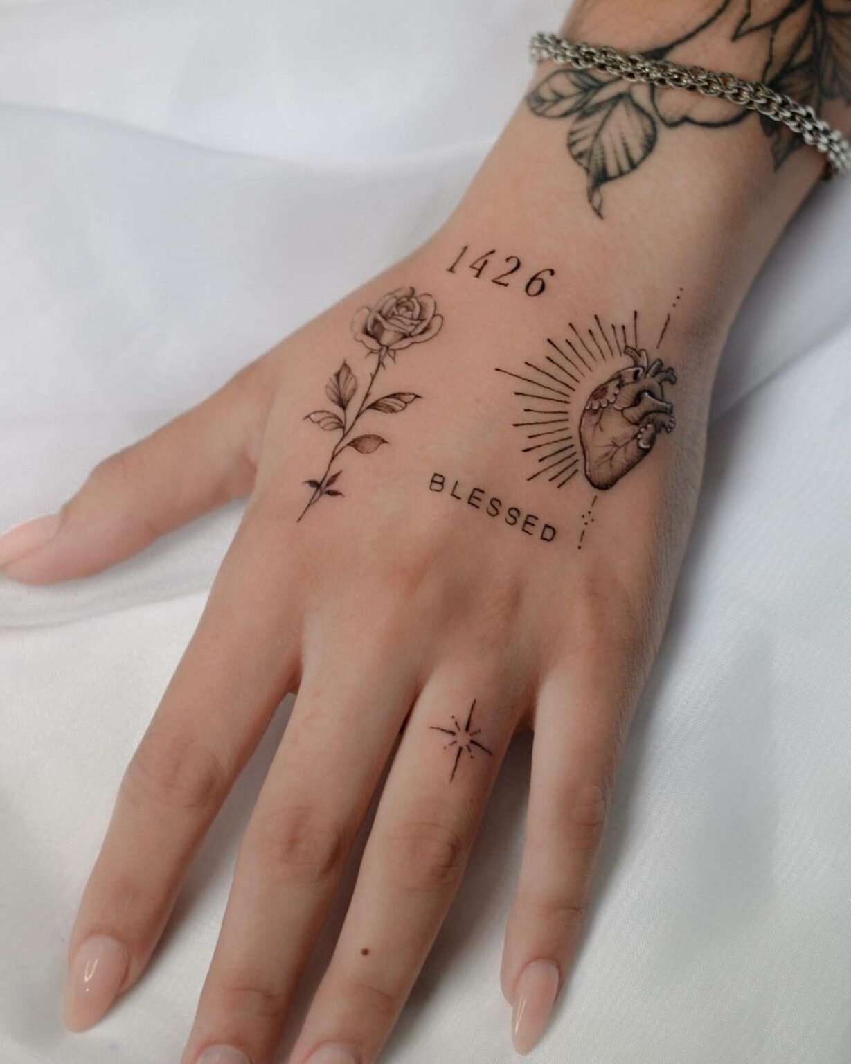 Stylish Hand Tattoo Design Ideas For Women